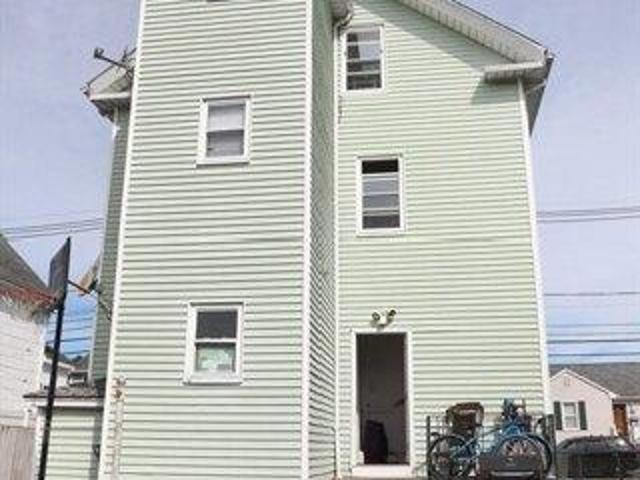 house with 6 bedroom, Peabody MA ES103444961