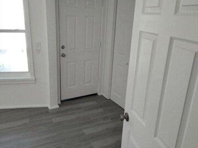 house with 6 bedroom, Pittsfield MA DLS103036692