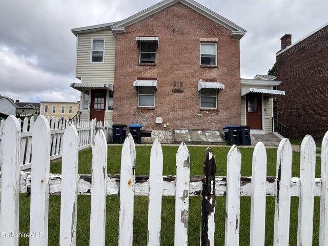 house with 6 bedroom, Pittsfield MA DS104075619