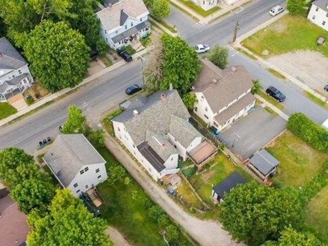house with 6 bedroom, Pittsfield MA ES104541351