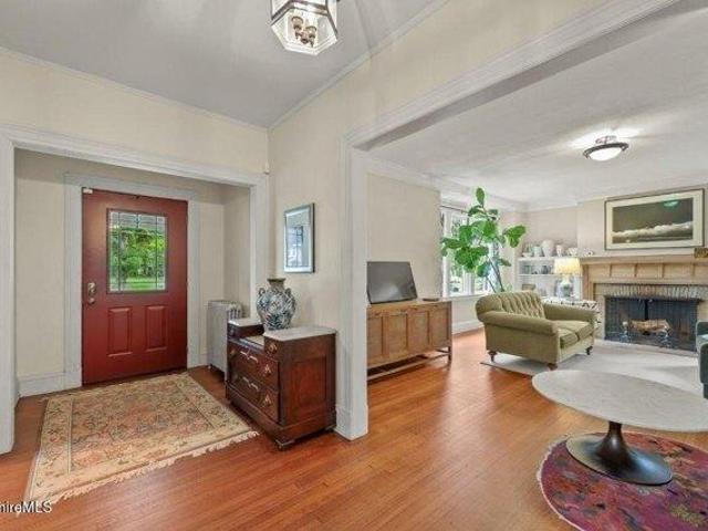 house with 6 bedroom, Pittsfield MA ES105040746