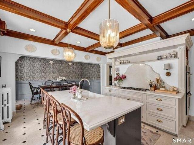 house with 6 bedroom, Pomfret CT DS104406554