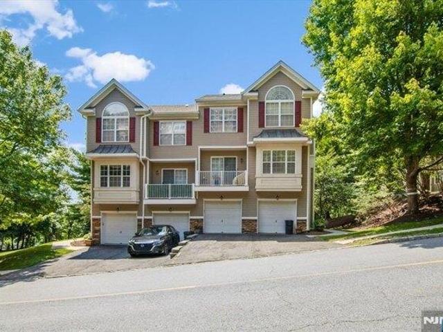 house with 6 bedroom, Pompton Lakes NJ DS104374460