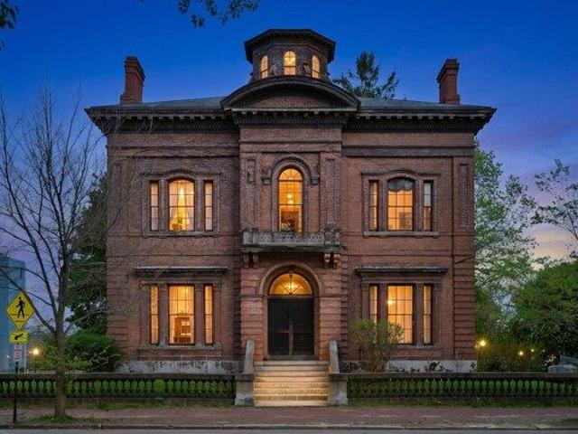 house with 6 bedroom, Portland ME DS104148745