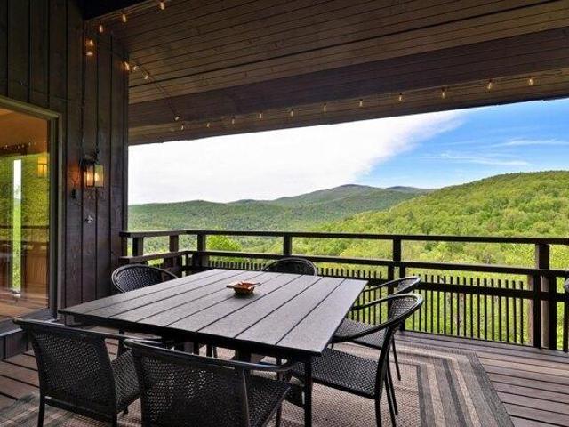 house with 6 bedroom, Plymouth VT DLS103097570