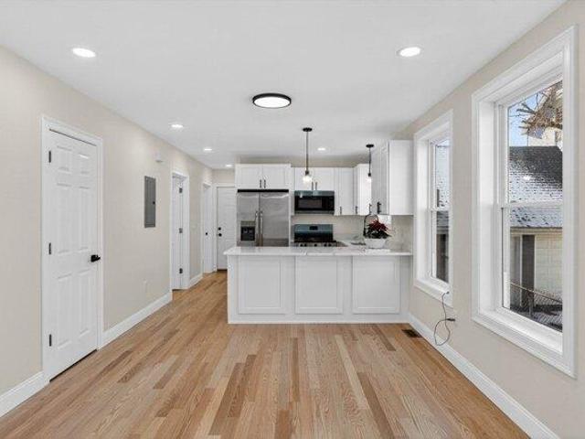 house with 6 bedroom, Providence RI DLS103074552