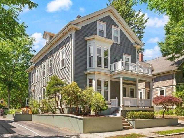 house with 6 bedroom, Providence RI DS104152300