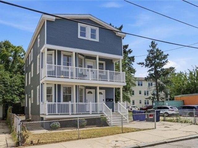 house with 6 bedroom, Providence RI DS104331713