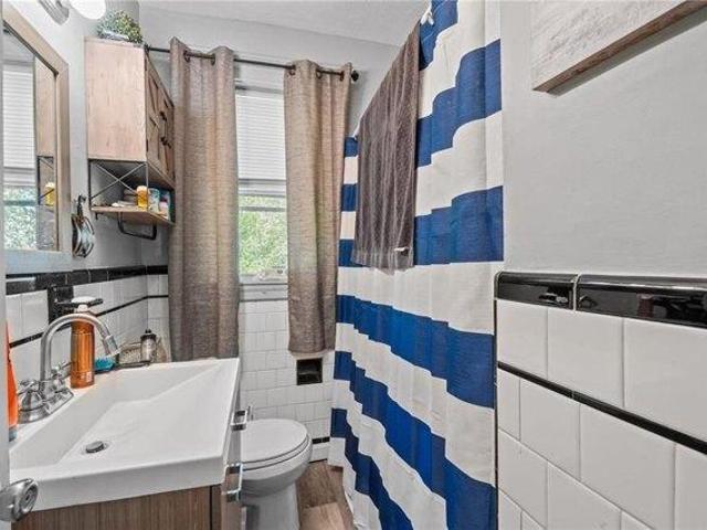 house with 6 bedroom, Providence RI ES104190432