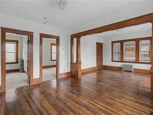 house with 6 bedroom, Providence RI ES104261623