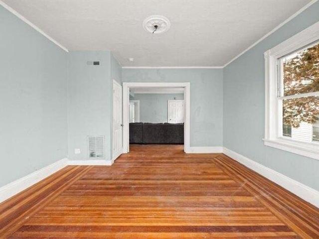 house with 6 bedroom, Providence RI ES104790143