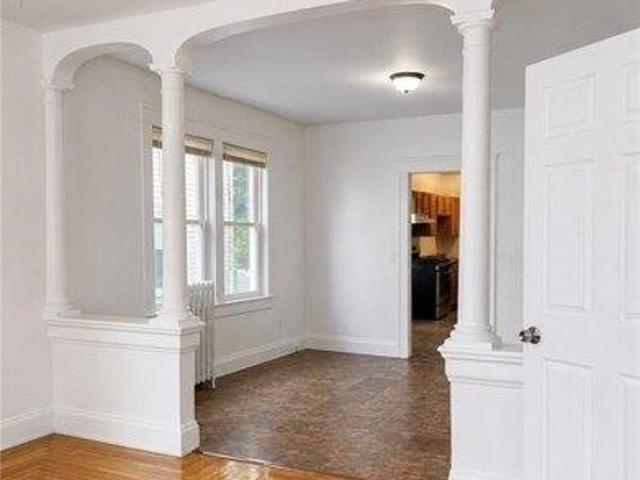house with 6 bedroom, Providence RI ES104809847