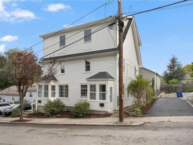 house with 6 bedroom, Providence RI ES104835678