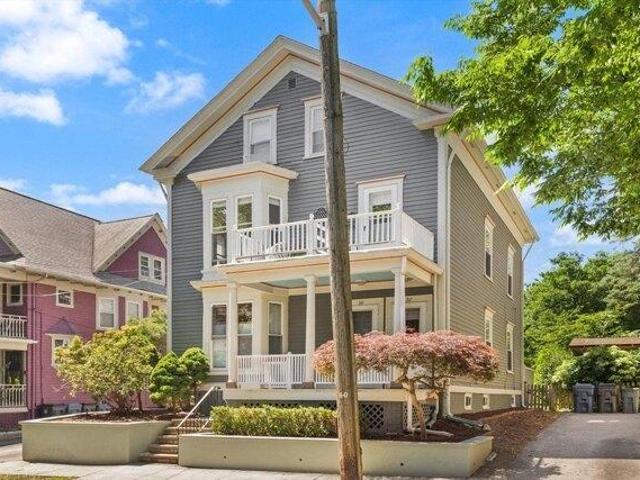 house with 6 bedroom, Providence RI ES104833152