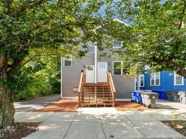 house with 6 bedroom, Providence RI ES104920668