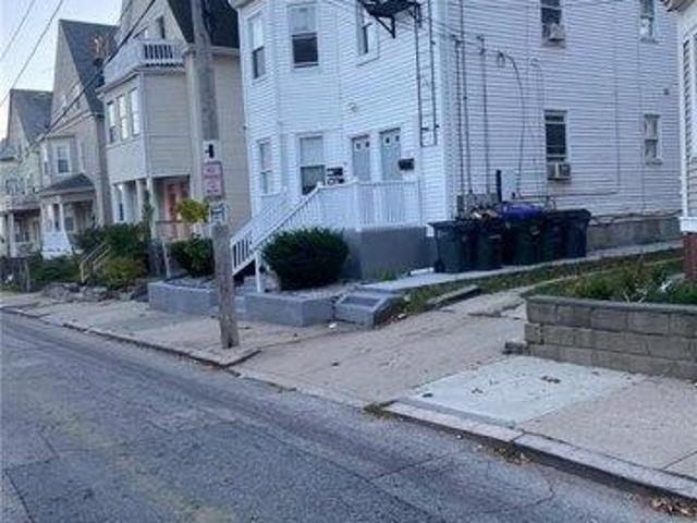 house with 6 bedroom, Providence RI ES105080661