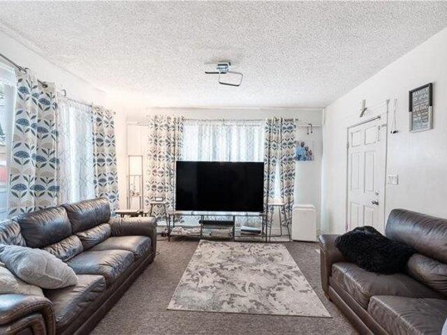 house with 6 bedroom, Providence RI ES105081914