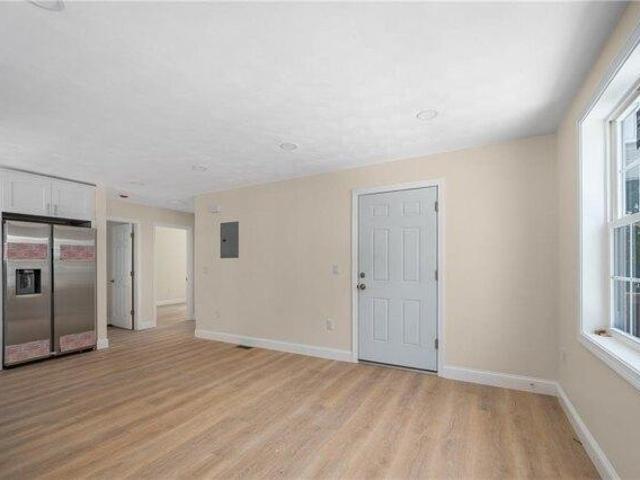 house with 6 bedroom, Providence RI ES105093339