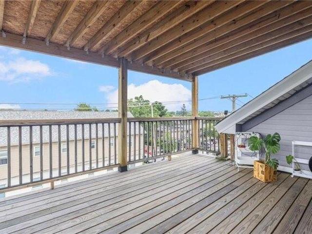 house with 6 bedroom, Providence RI ES105123634