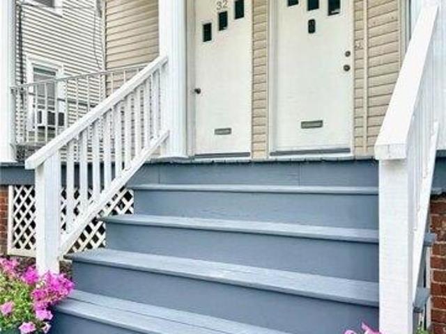 house with 6 bedroom, Providence RI ES105123897