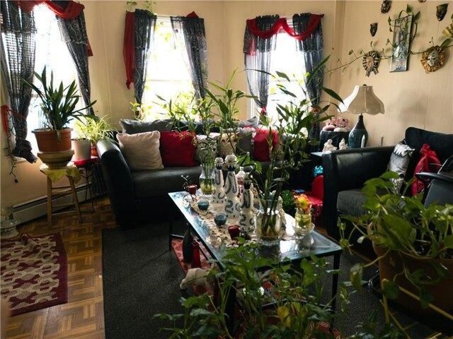 house with 6 bedroom, Providence RI ES105155697