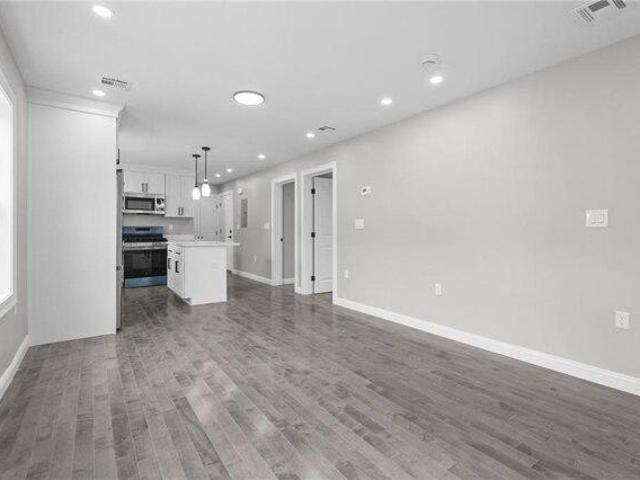 house with 6 bedroom, Providence RI ES105208090