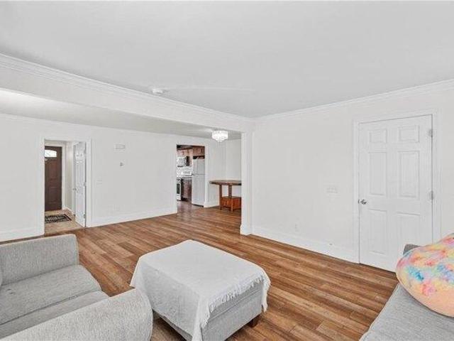 house with 6 bedroom, Providence RI ES105203535