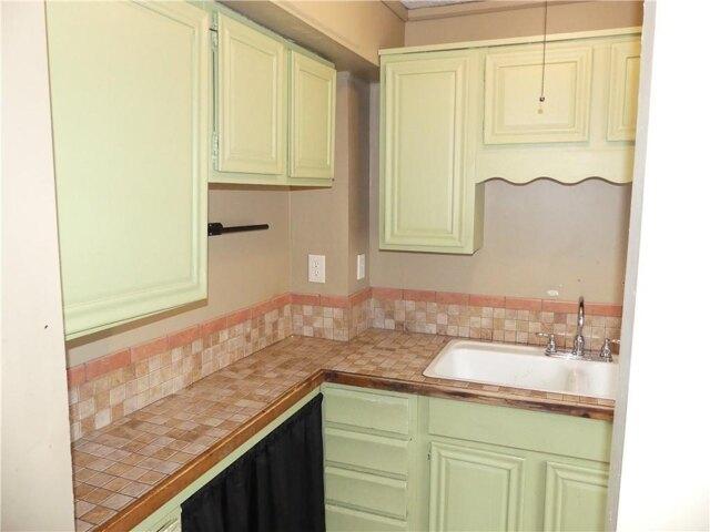 house with 6 bedroom, Providence RI ES103075190