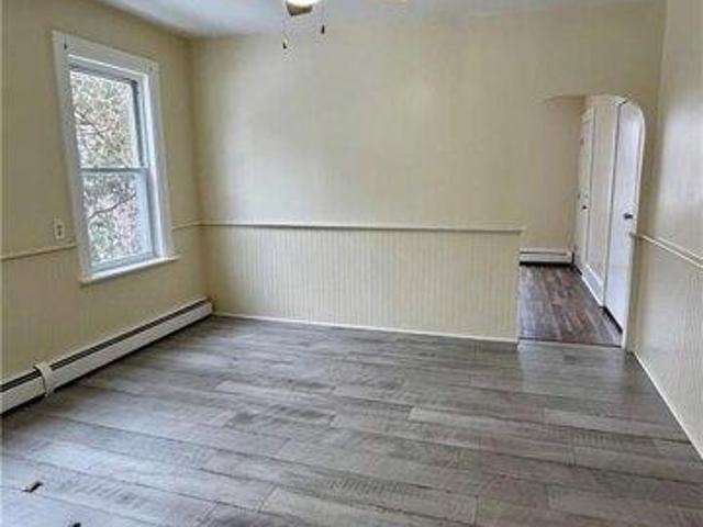 house with 6 bedroom, Providence RI ES103071611