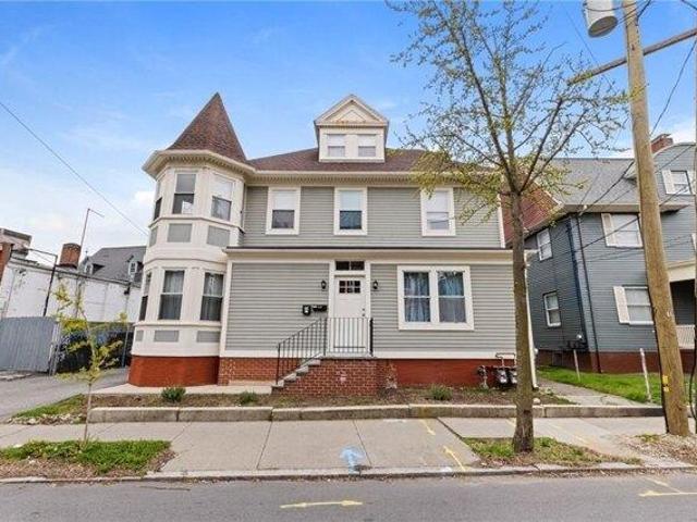house with 6 bedroom, Providence RI ES103126134