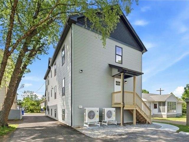 house with 6 bedroom, Providence RI ES103127446