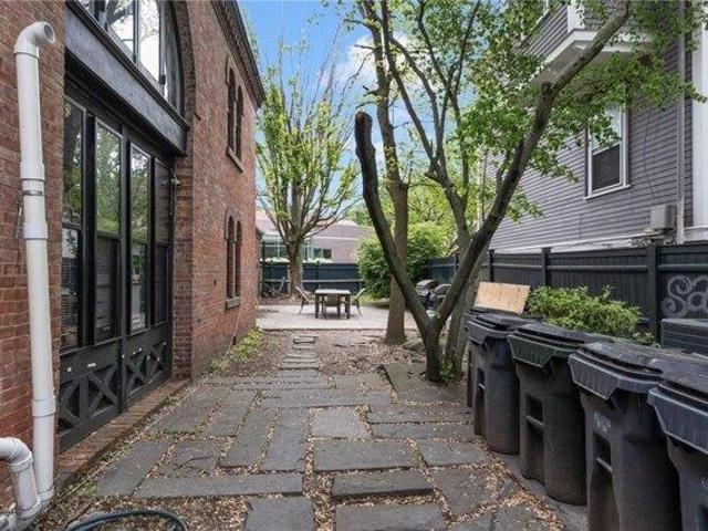 house with 6 bedroom, Providence RI ES103184962