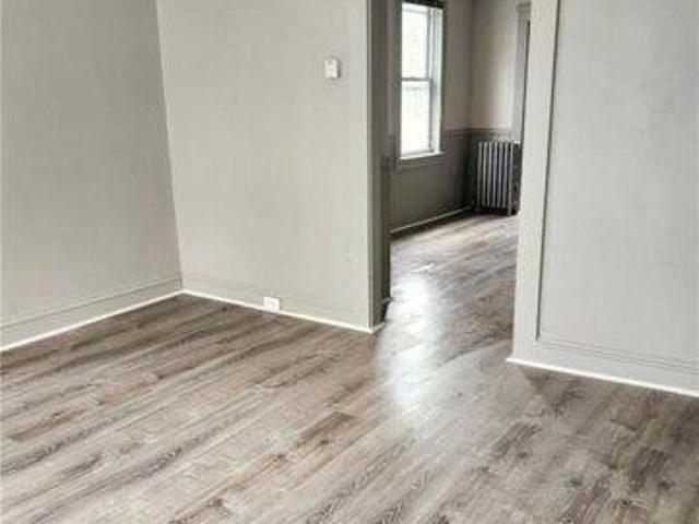 house with 6 bedroom, Providence RI ES103220017