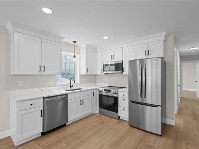 house with 6 bedroom, Providence RI ES103496287