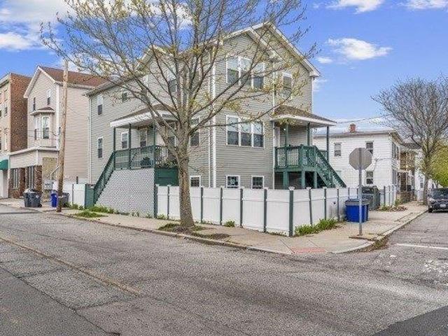 house with 6 bedroom, Providence RI ES103665899