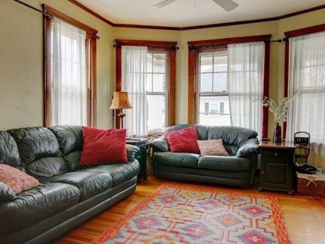 house with 6 bedroom, Providence RI ES103666482