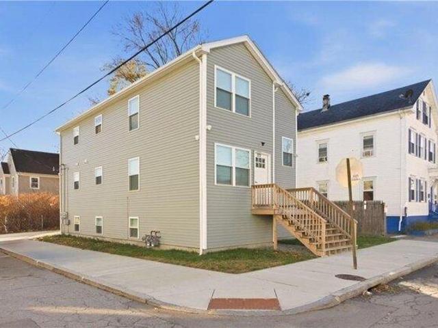 house with 6 bedroom, Providence RI ES103851158