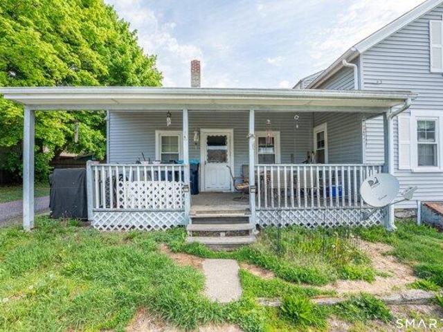 house with 6 bedroom, Putnam CT DLS102477124
