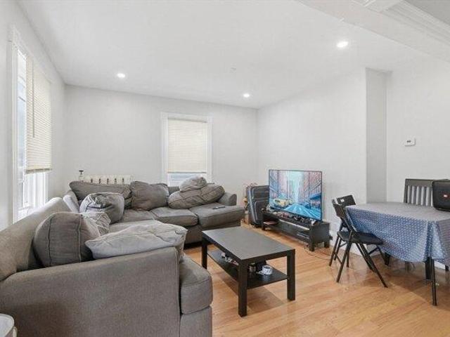 house with 6 bedroom, Quincy MA ES104907714