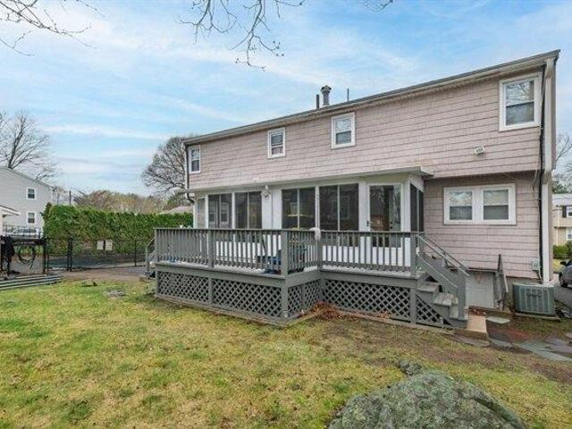 house with 6 bedroom, Randolph MA ES105143839