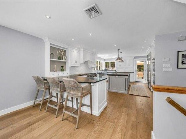 house with 6 bedroom, Reading MA DS103019415