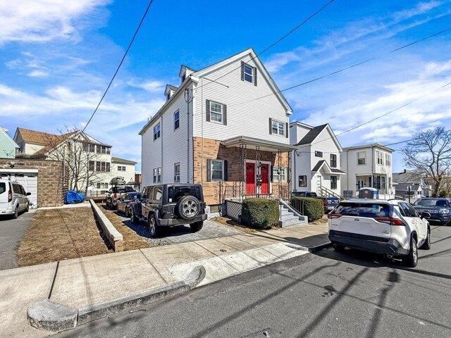 house with 6 bedroom, Revere MA DLS102668457
