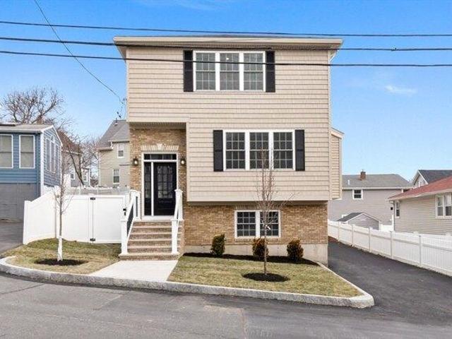 house with 6 bedroom, Revere MA DLS102671143