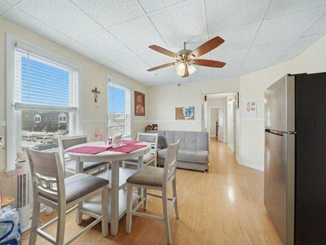house with 6 bedroom, Revere MA ES105202435