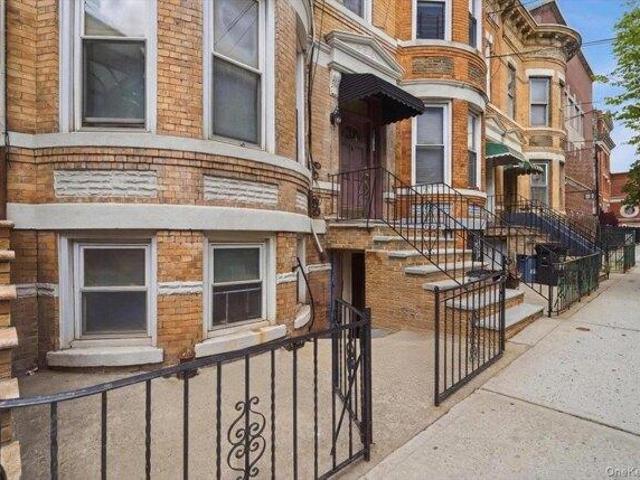 house with 6 bedroom, Ridgewood NY ES105287778