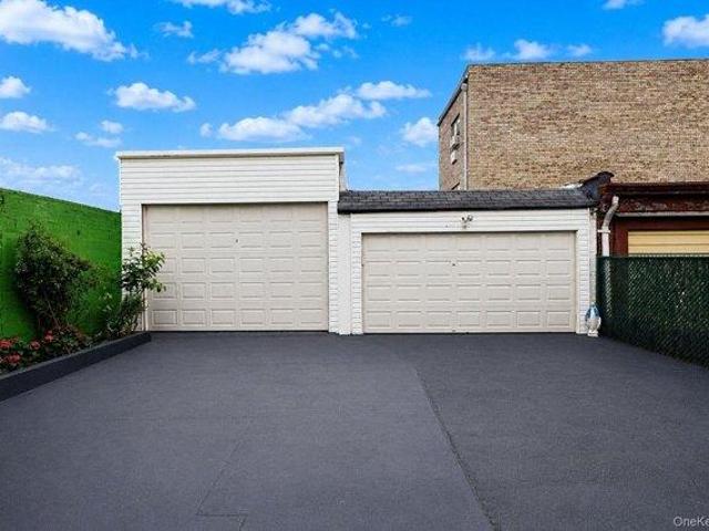 house with 6 bedroom, Ridgewood NY ES105290660