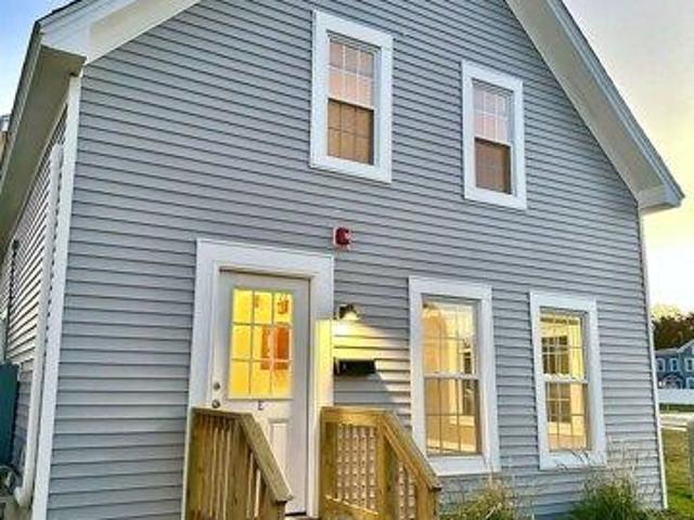 house with 6 bedroom, Rochester NH DLS102825244