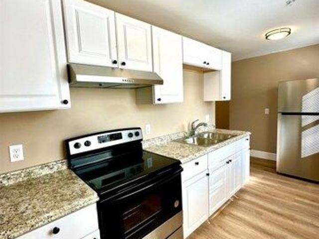 house with 6 bedroom, Rochester NH ES103221052