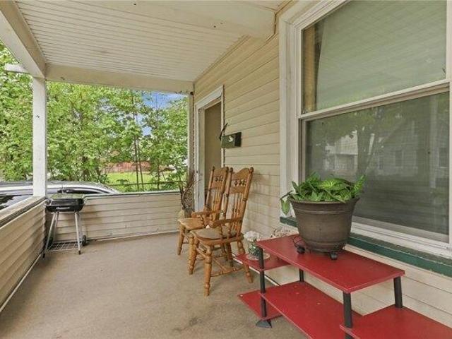 house with 6 bedroom, Rochester NY ES103587872