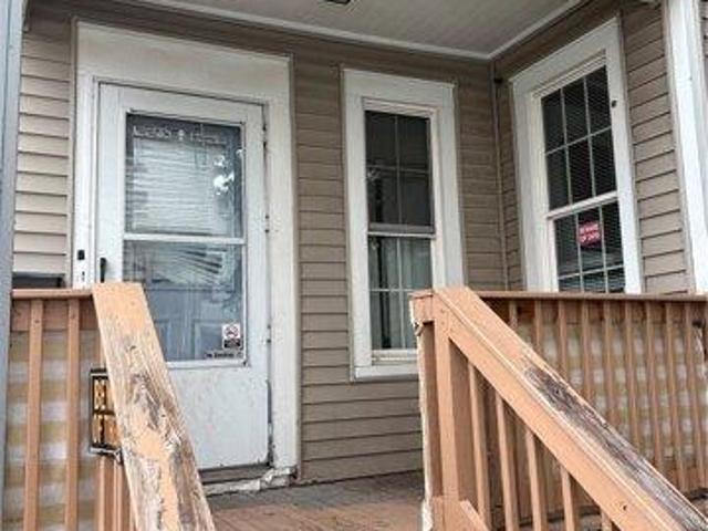 house with 6 bedroom, Rochester NY ES104904017